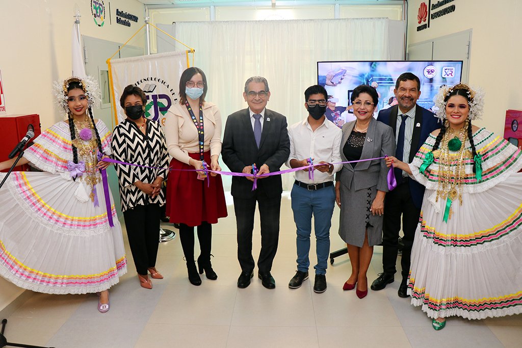 Rector de la UTP inaugura Academia EON-UTP | UTP Sostenible